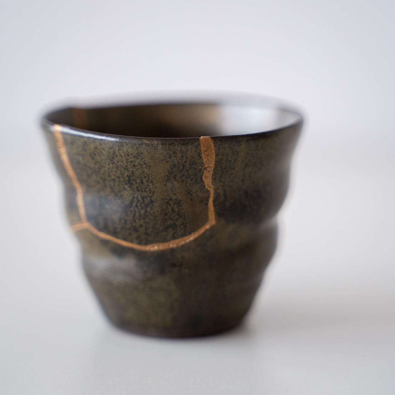 Kintsugi Sake Cup "Thunder Moss " with a Paulownia Wood Box ...
